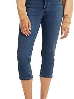 Discovering Comfort and Style: Our Take on Levi’s Shaping Capris ...